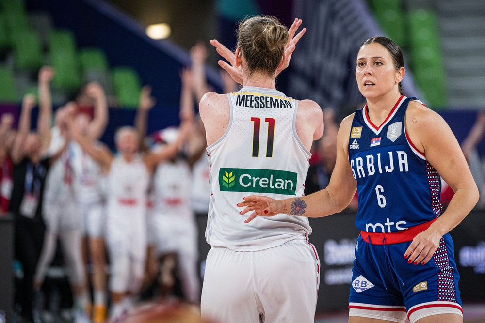 "Je l'ai forcée à aller le chercher" : Emma Meesseman, un triple-double ...