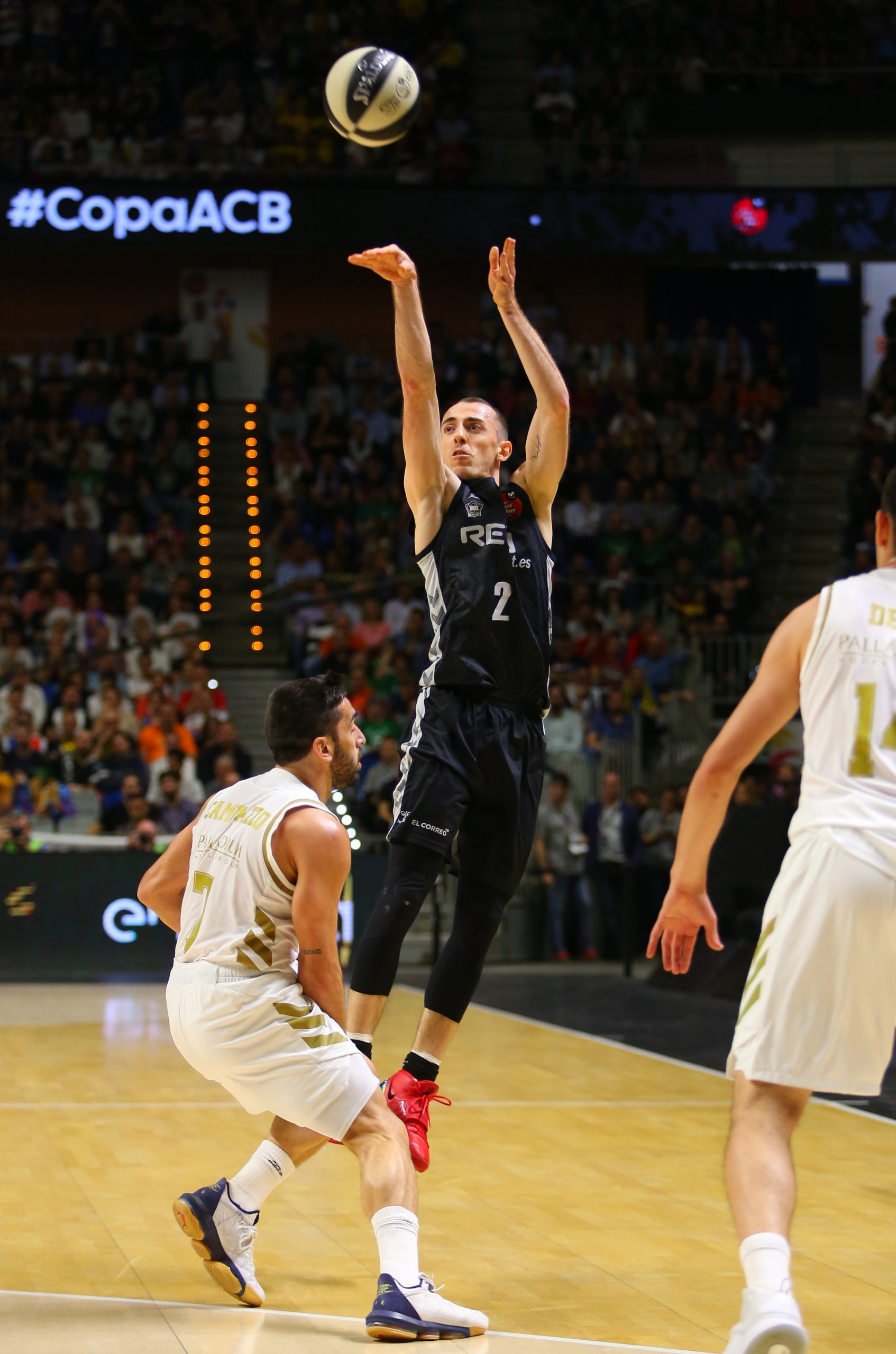 Jonathan Rousselle officiellement à Grenade - BeBasket