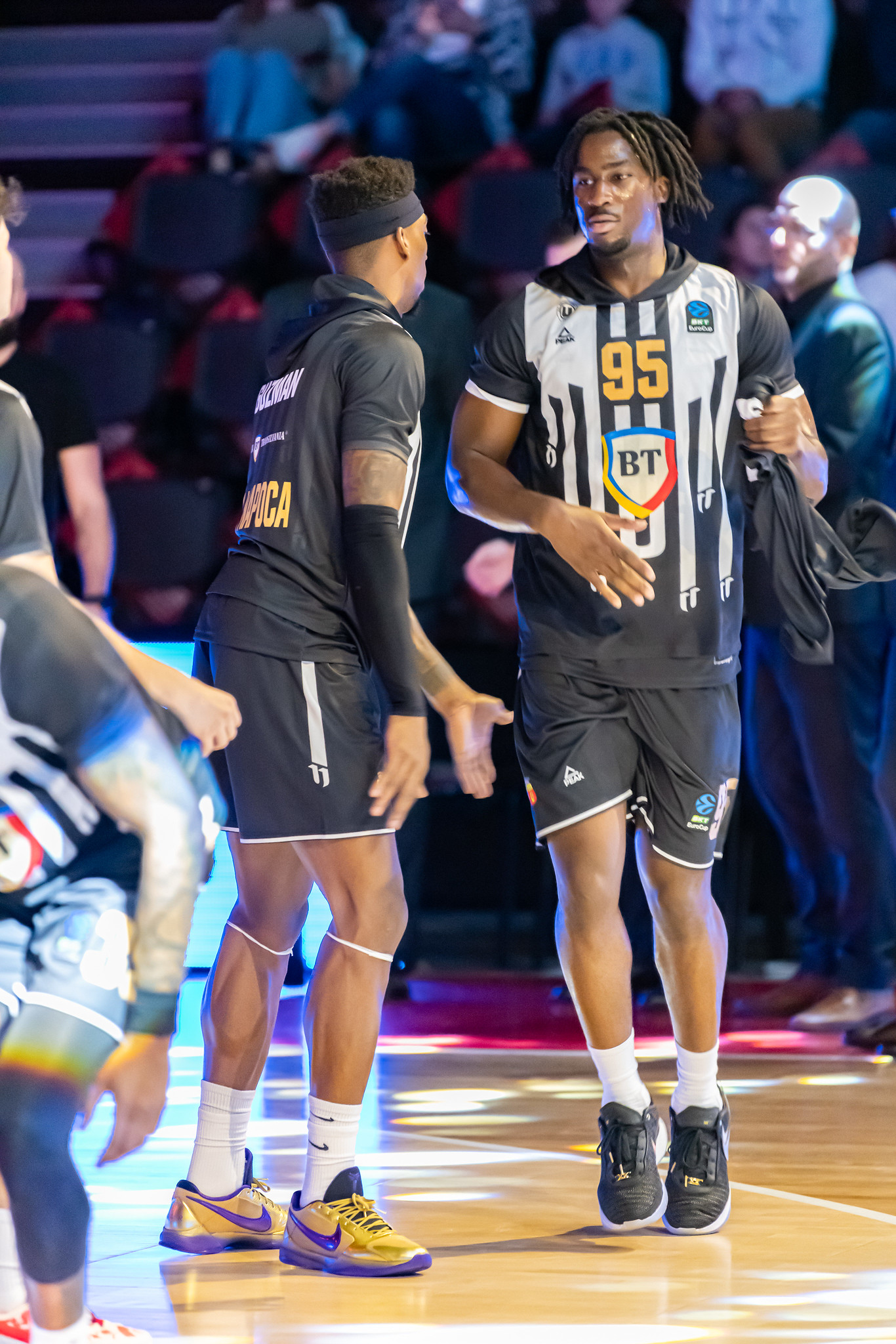 Des Bulls à Cluj-Napoca, le nouveau départ d'Adam Mokoka : "Je ne peux ...