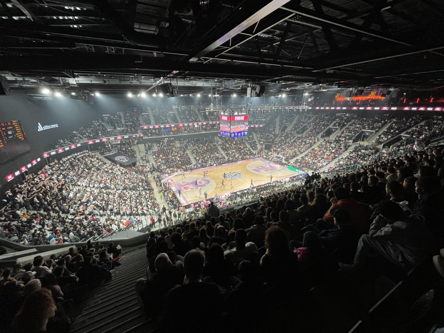 Paris réussit son entrée à l'Adidas Arena : le show et la victoire ...